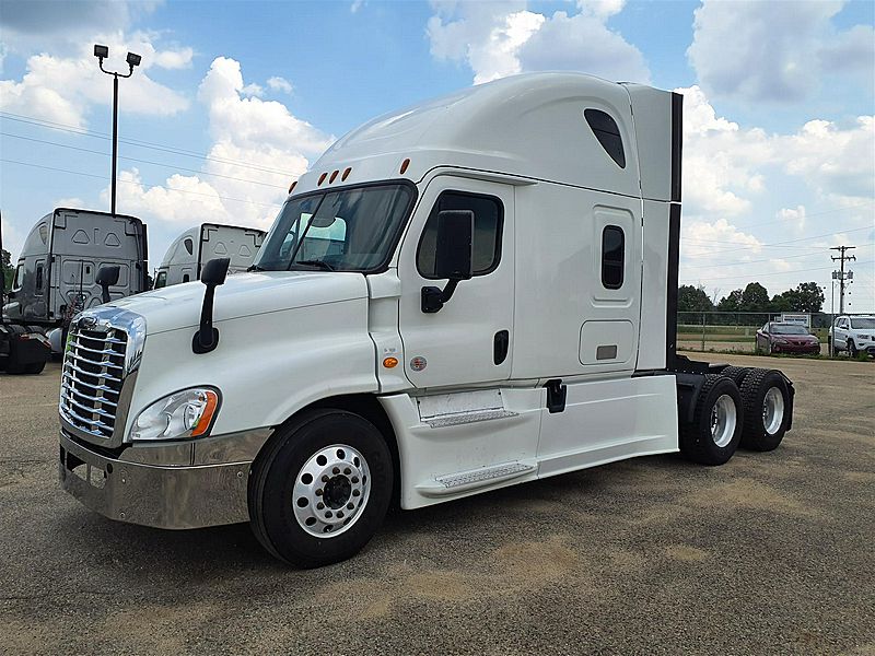 2017 Freightliner CASCADIA 125 For Sale | 72" Sleeper | #667823