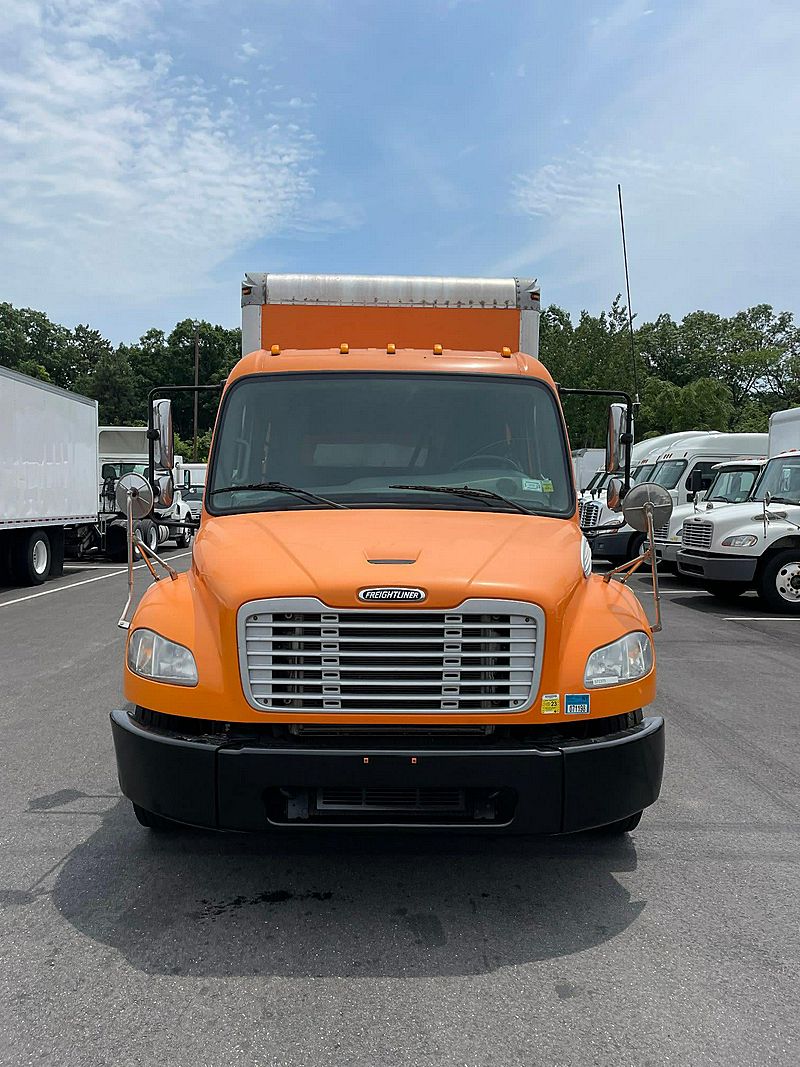2015 Freightliner M2 106 For Sale | 24' Box | Non CDL | #571375