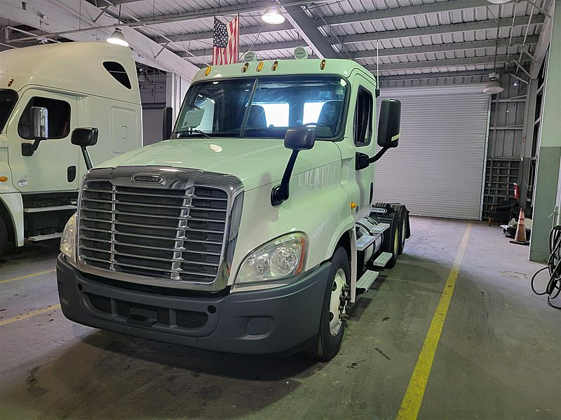 2014 Freightliner CASCADIA 125 For Sale | Day Cab | #532094