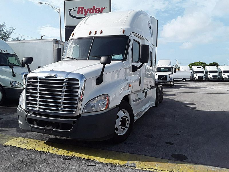 2018 Freightliner CASCADIA 125 (For Sale) | 72" Sleeper | #221471