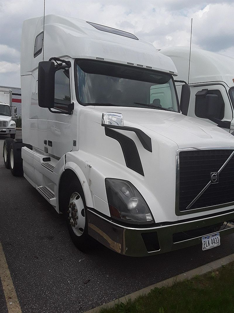 2016 Volvo VNL64T (For Sale) | 61" Sleeper | #393942