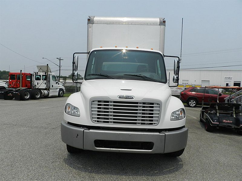 2014 Freightliner M2 106 (For Sale) | 26' Box | Non CDL | #523820