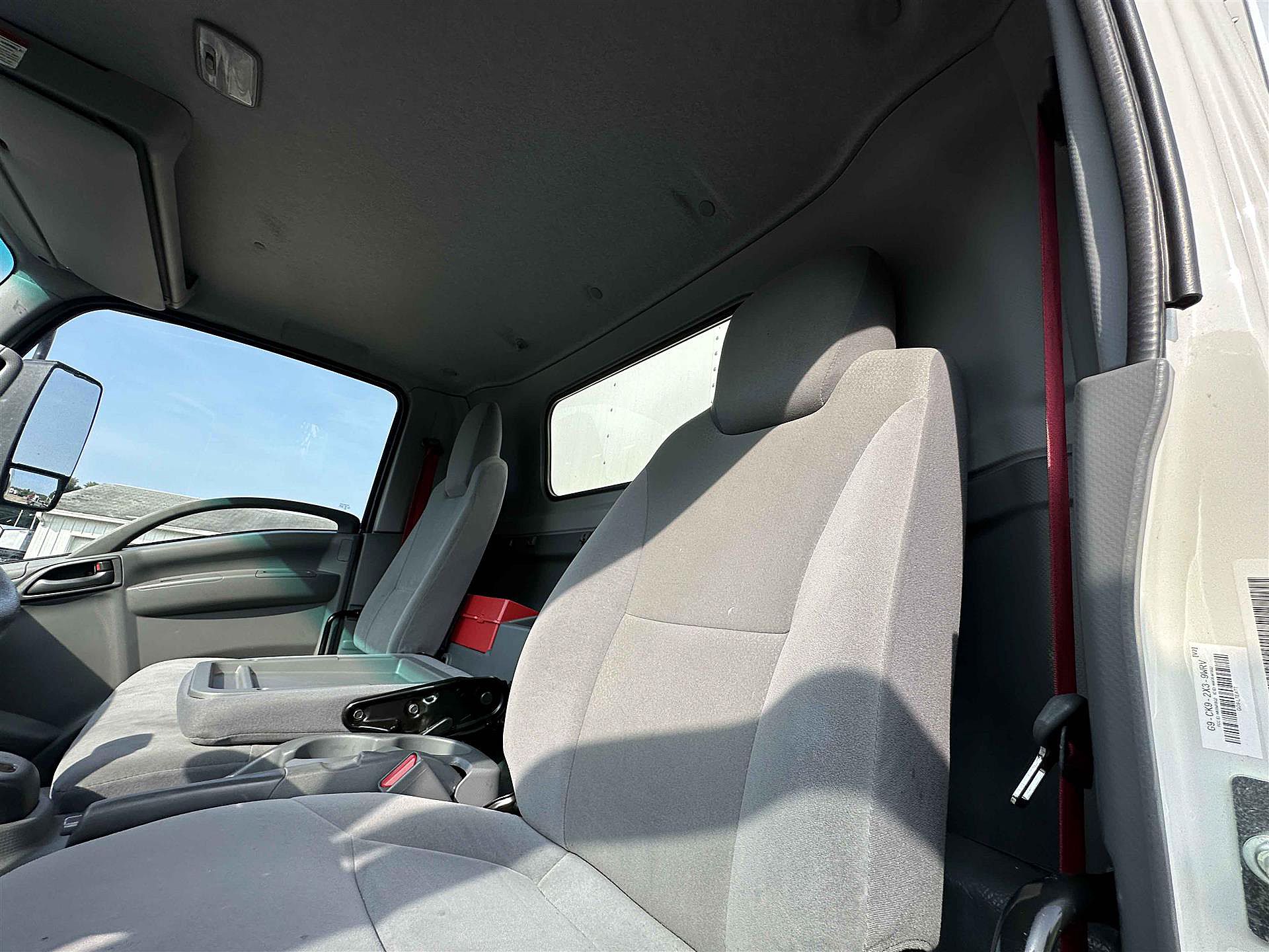 2022 Isuzu NRR (For Sale) | 20' Box | Non CDL | #9398