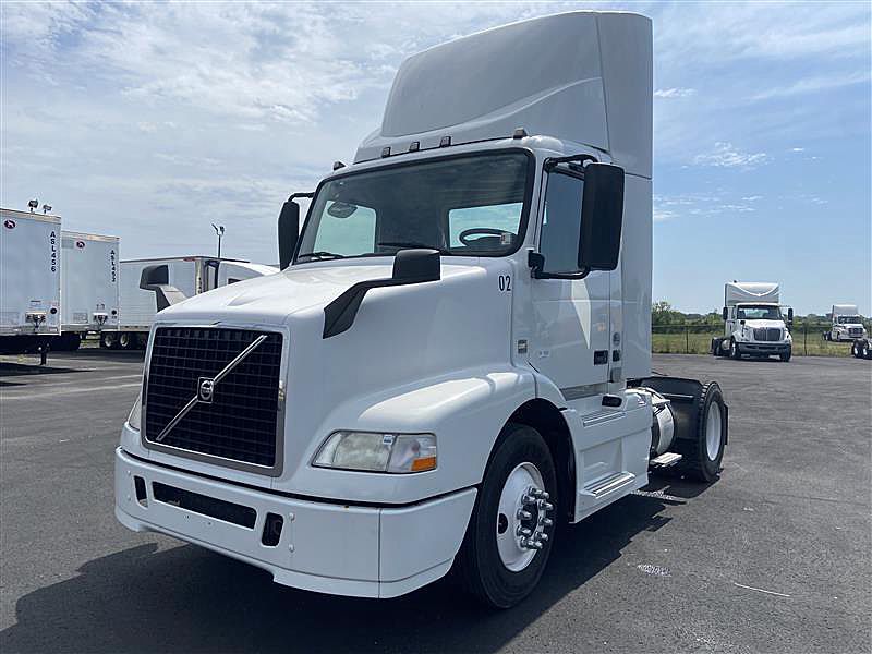 2015 Volvo VNM42T (For Sale) | NON Sleeper | #260535