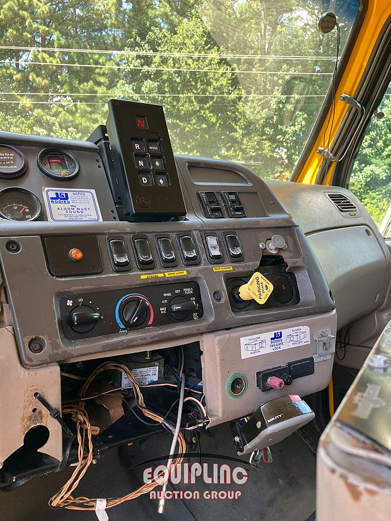 2006 STERLING TRUCK L8500 series (For Sale) | Dump Truck | #CEH6AV13902