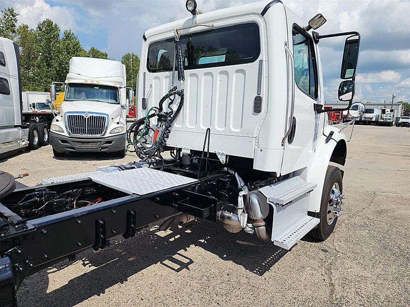 2016 Freightliner M2 (For Sale) | Day Cab | #10*22795