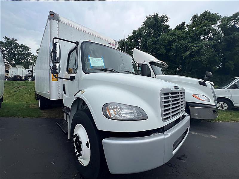 2015 Freightliner M2 106 For Sale | 26' Box | Non CDL | #351474