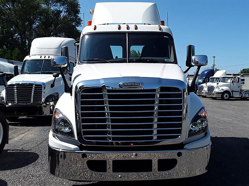 2015 Freightliner CASCADIA 125 For Sale | Day Cab | #303528