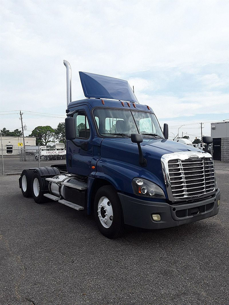 2015 Freightliner CASCADIA 125 For Sale | Day Cab | #303637
