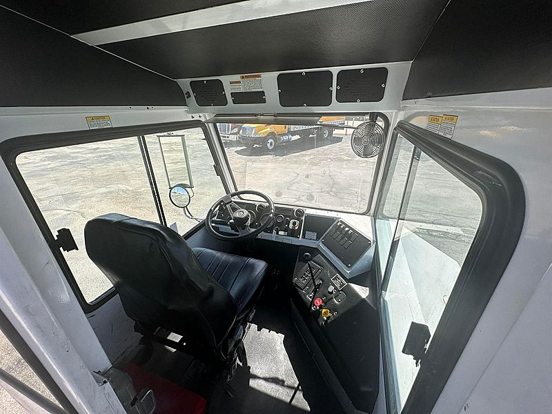 2018 Capacity Sabre For Sale | Yard Spotter | #U9606