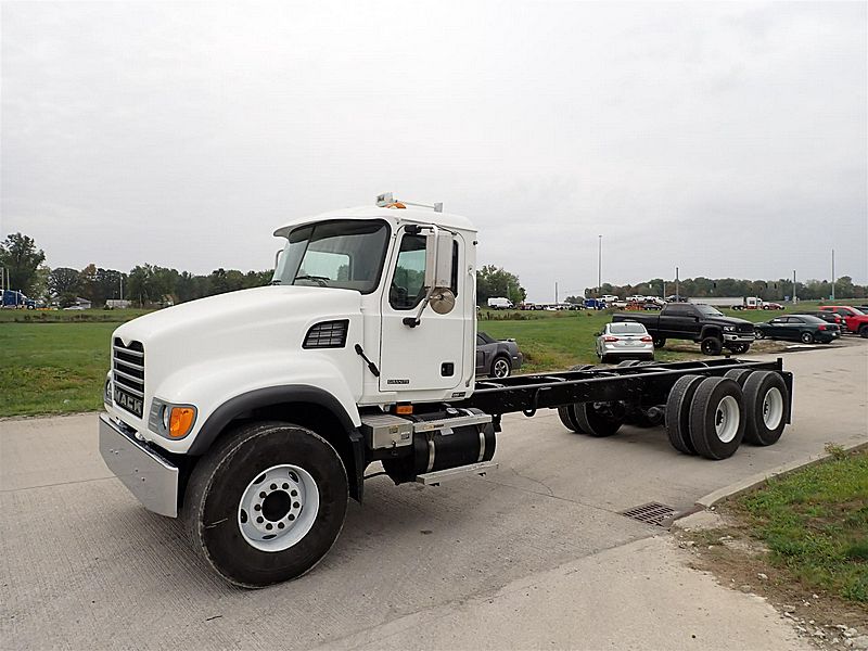 2005 Mack Granite CV713 (For Sale) | Cab & Chassis | # 5M029176