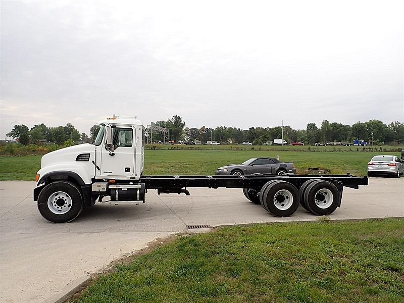 2005 Mack Granite CV713 (For Sale) | Cab & Chassis | # 5M015252