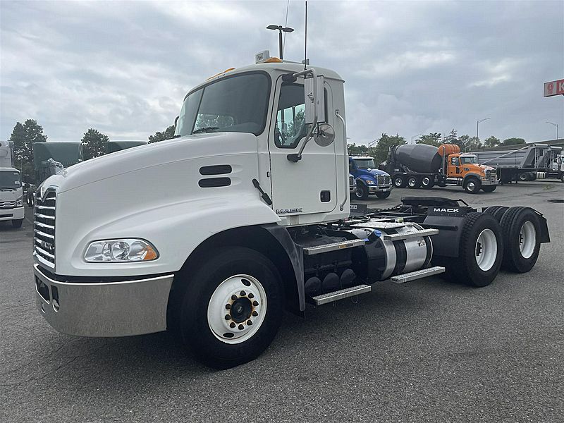 2016 Mack Pinnacle CXU613 (For Sale) | Non Sleeper | #UD-1452