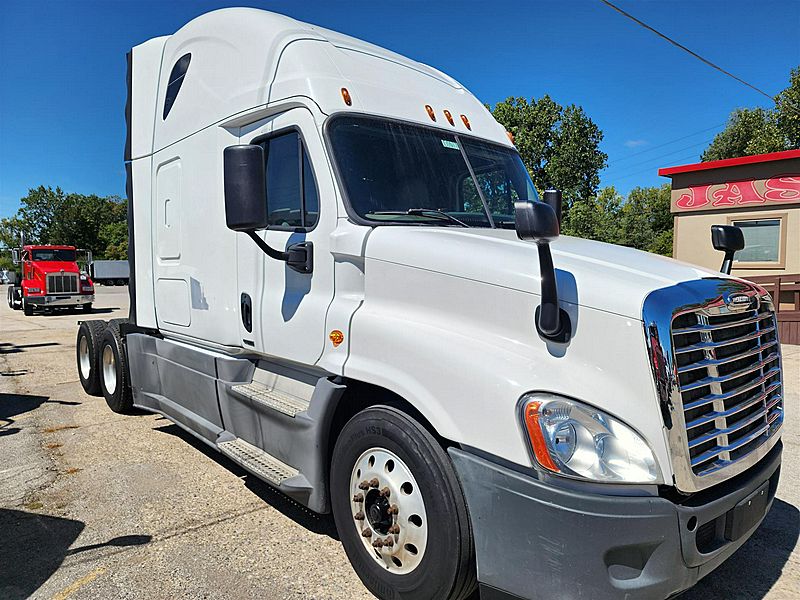 2016 Freightliner Cascadia Evolution For Sale | 72" Sleeper | #2*23245