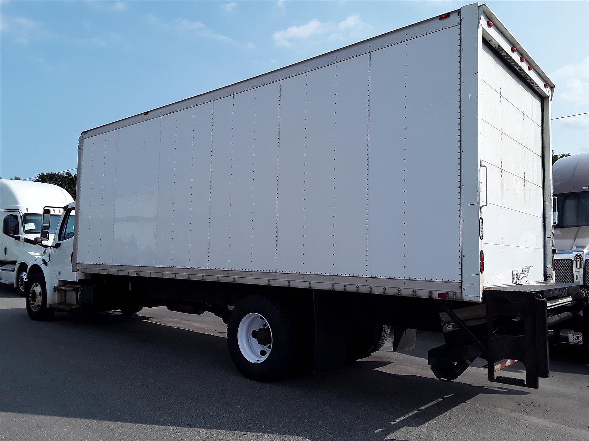 2016 Freightliner M2 106 For Sale | 24' Box | Non CDL | #355252