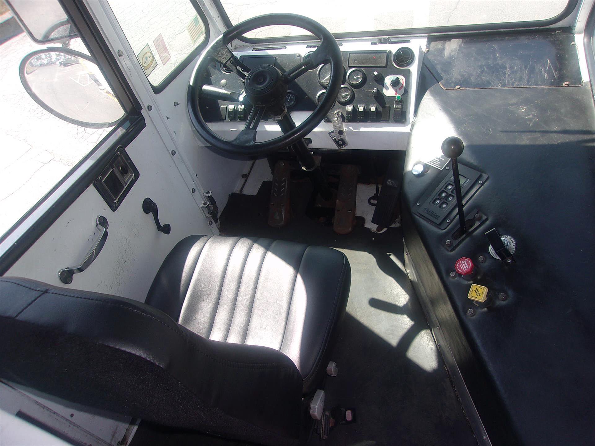 2017 Capacity TJ9000 4X4 For Sale | Yard Spotter | #3328