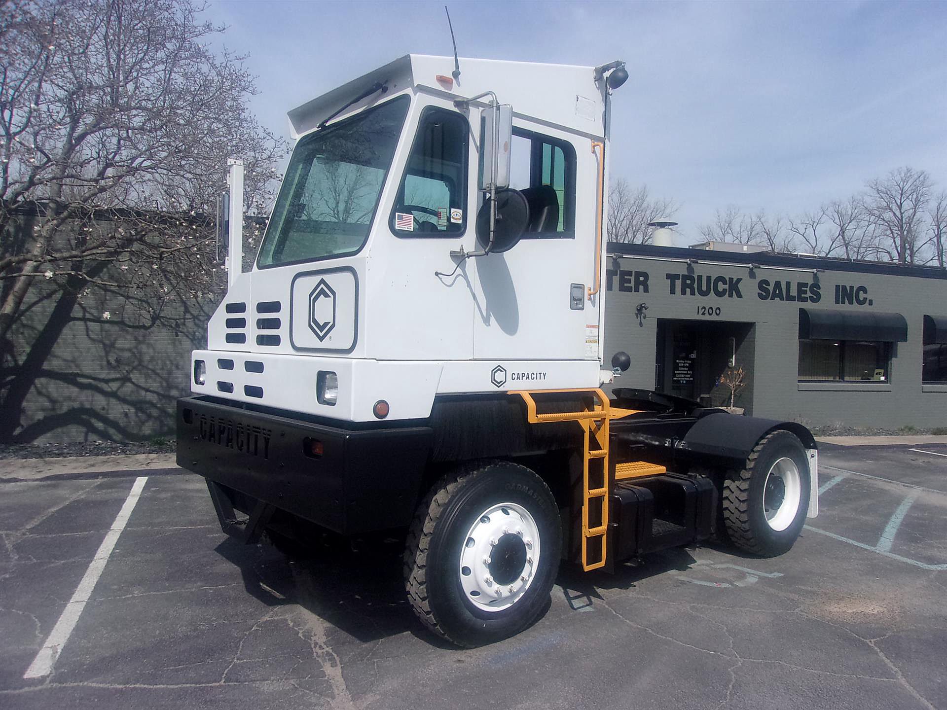 2017 Capacity TJ9000 4X4 For Sale | Yard Spotter | #3328