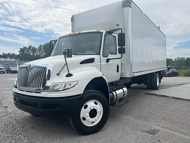 2017 International DuraStar 4300 (For Sale) | 26' Box | Non CDL | #MT1226
