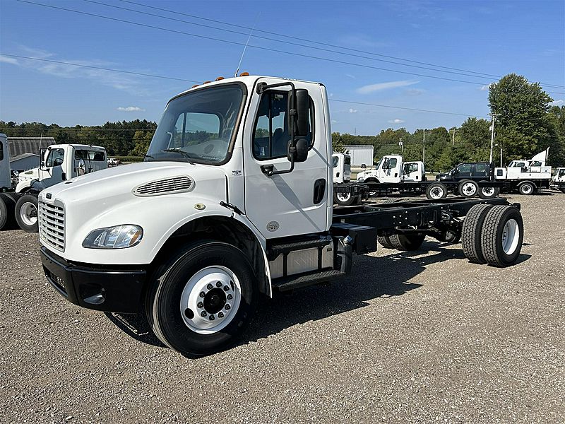 2015 Freightliner M2 (For Sale) | Cab & Chassis | #9408