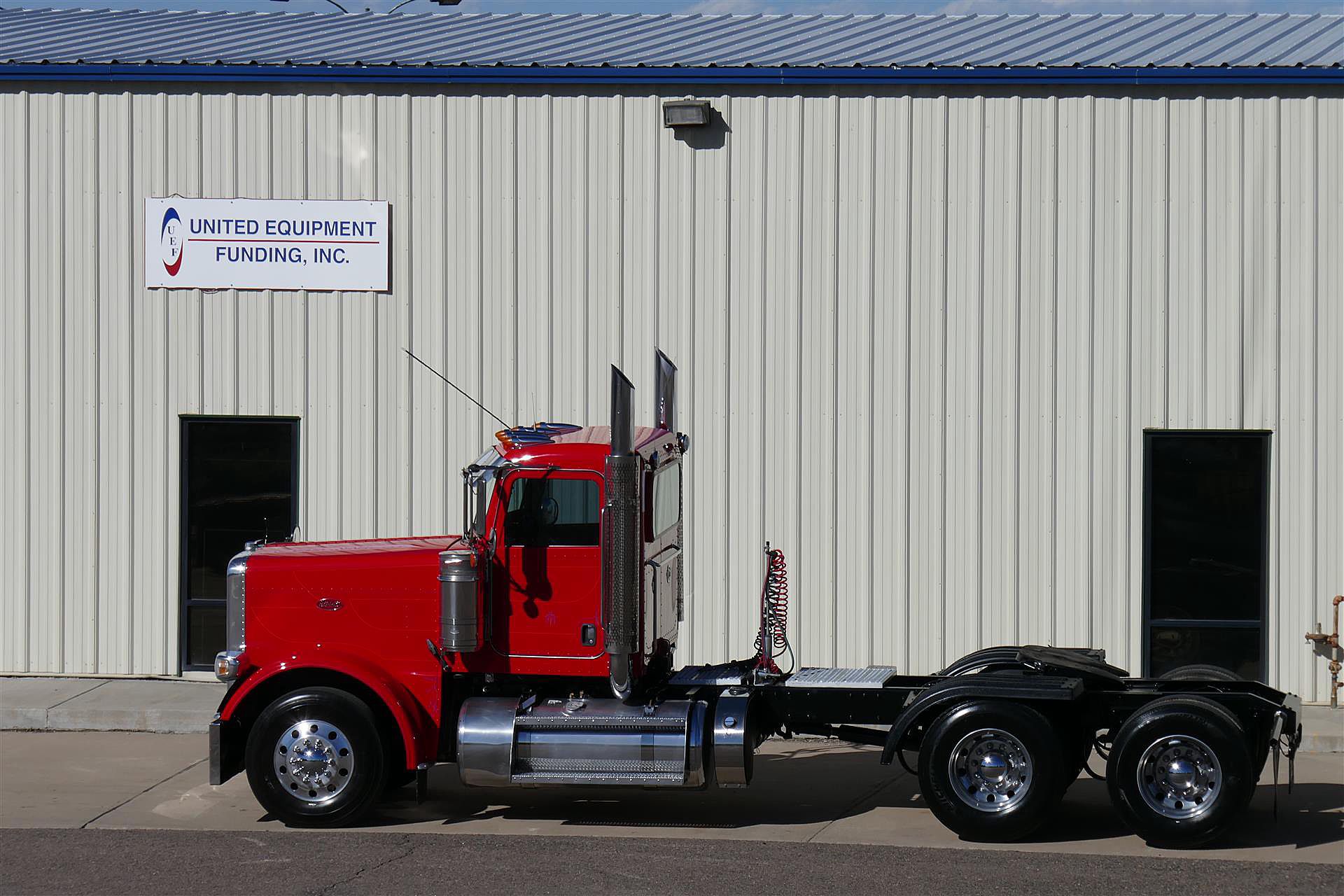 2017 Peterbilt 389 (For Sale) | Day Cab Sleeper | #4870