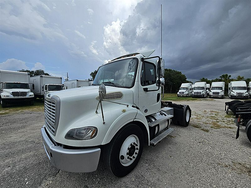 2014 Freightliner M2 112 For Sale | Day Cab | #320821