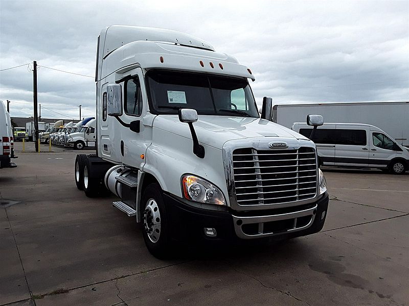 2017 Freightliner CASCADIA 125 For Sale | 60" Sleeper | #675630