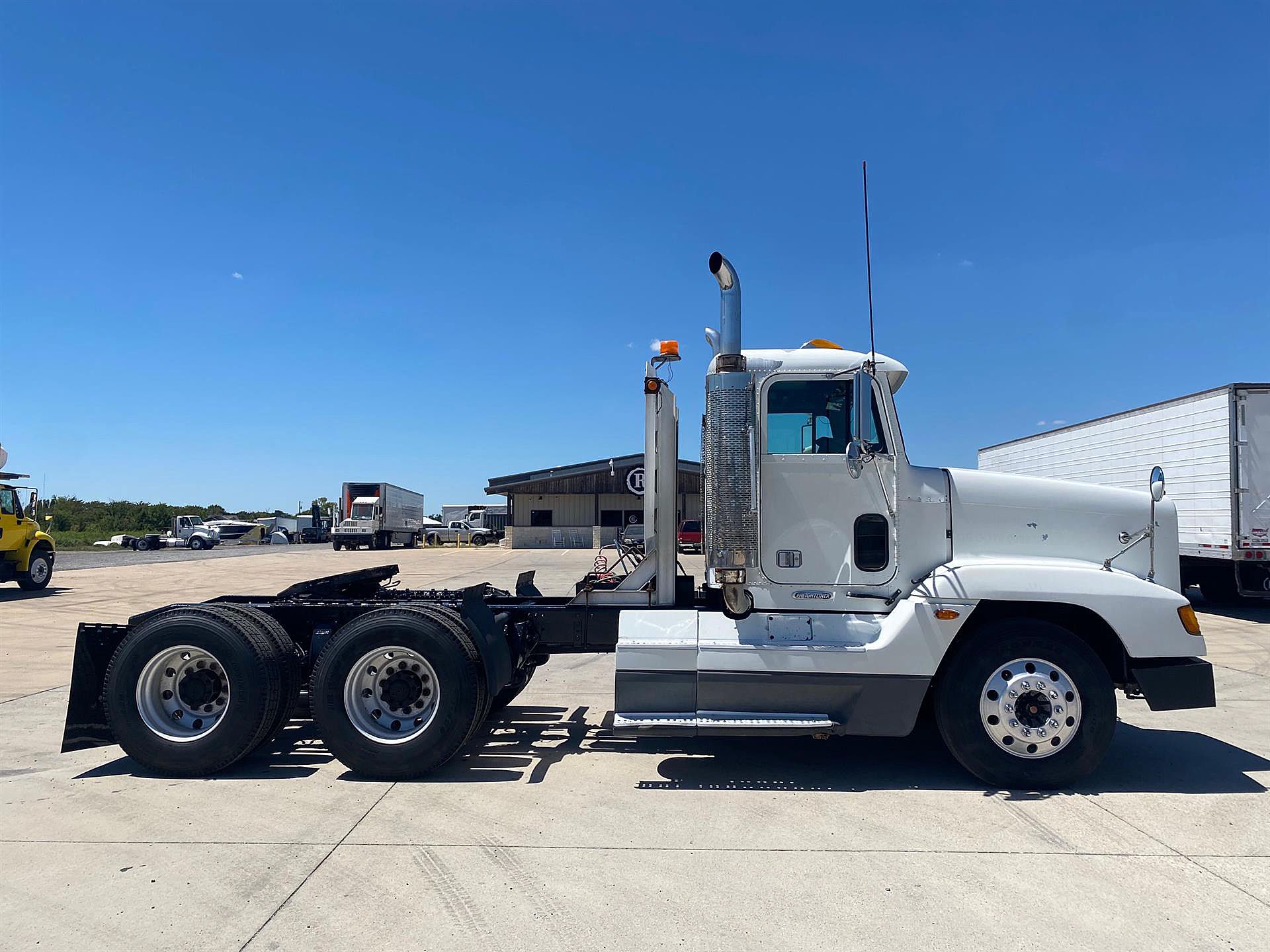 2001 Freightliner FLD120 (For Sale) | Day Cab | #13938