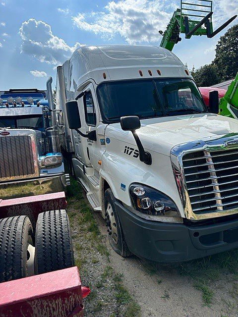 2016 Freightliner Cascadia For Sale | Sleeper Truck | #194038