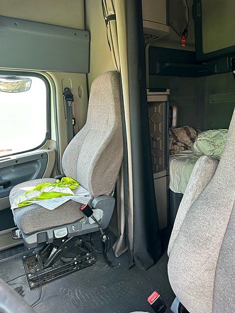 2016 Freightliner Cascadia For Sale | Sleeper Truck | #194038