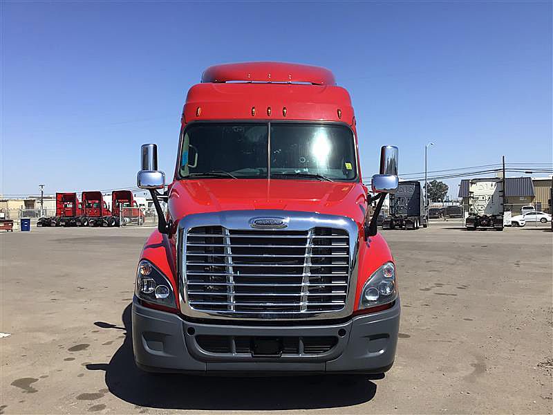 2018 Freightliner CASCADIA (For Sale) | 60" Sleeper | #261004