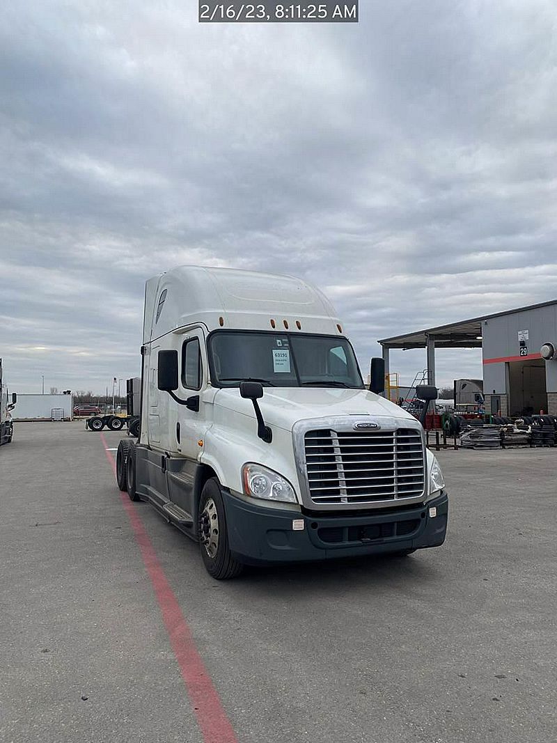 2018 Freightliner Cascadia For Sale | 72" Sleeper | #63191