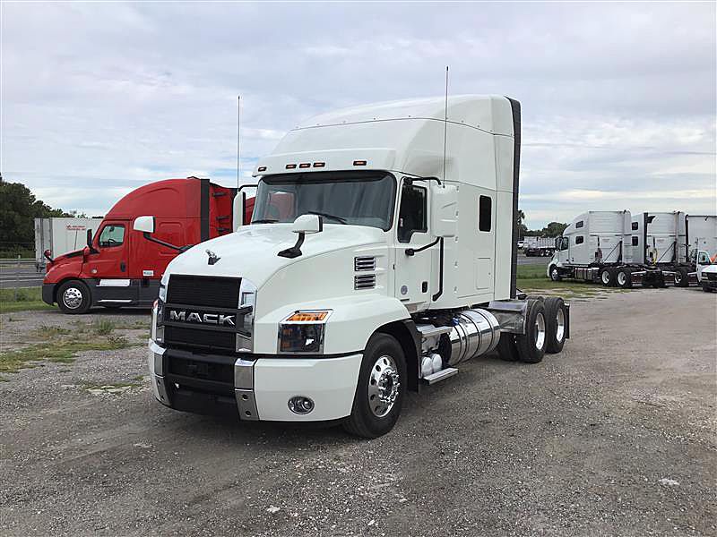 2020 Mack ANTHEM (For Sale) | 70" Sleeper | #261107
