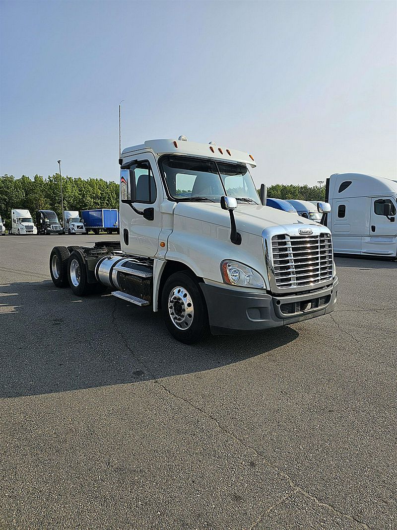 2015 Freightliner CASCADIA 125 For Sale | Day Cab | #568245
