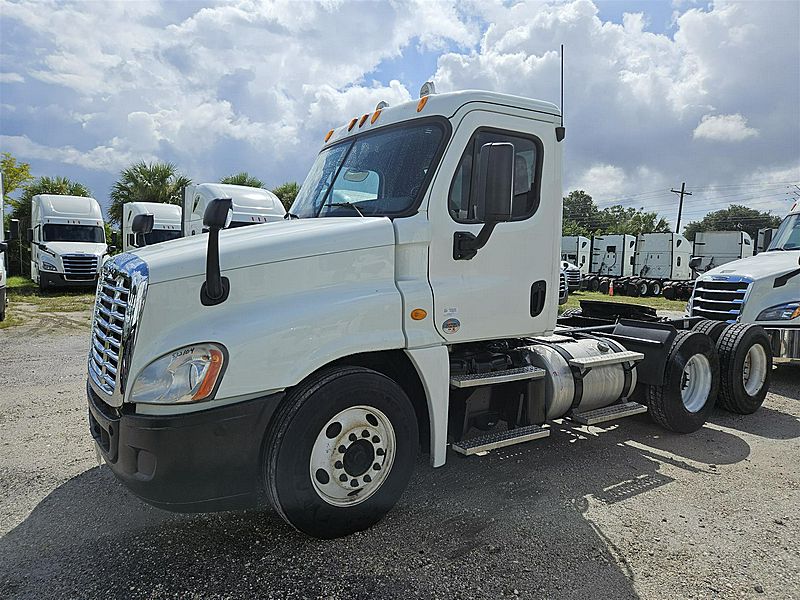 2014 Freightliner CASCADIA 125 For Sale | Day Cab | #532104
