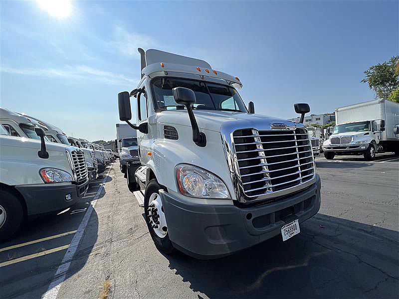2014 Freightliner CASCADIA 113 For Sale | Day Cab | #530311