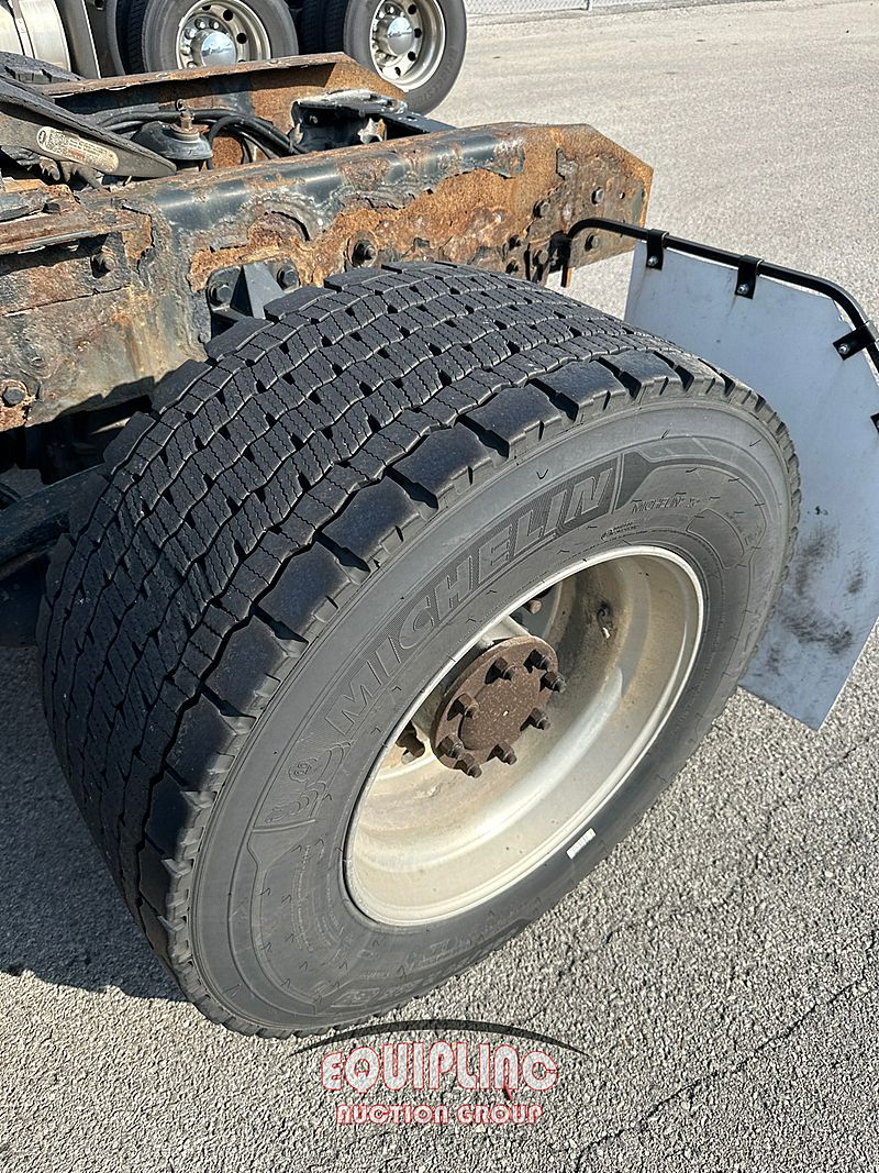 2012 Kenworth T7 Series (For Sale) | 72" Sleeper | #AJJ302695