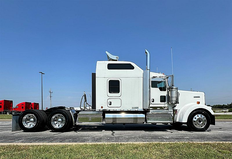 2020 Kenworth W900L (For Sale) | 86" Sleeper | #0553953