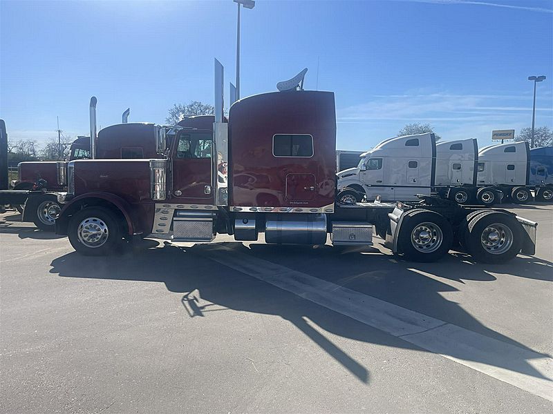 2019 Peterbilt 389 (For Sale) | 72" Sleeper | #U1750