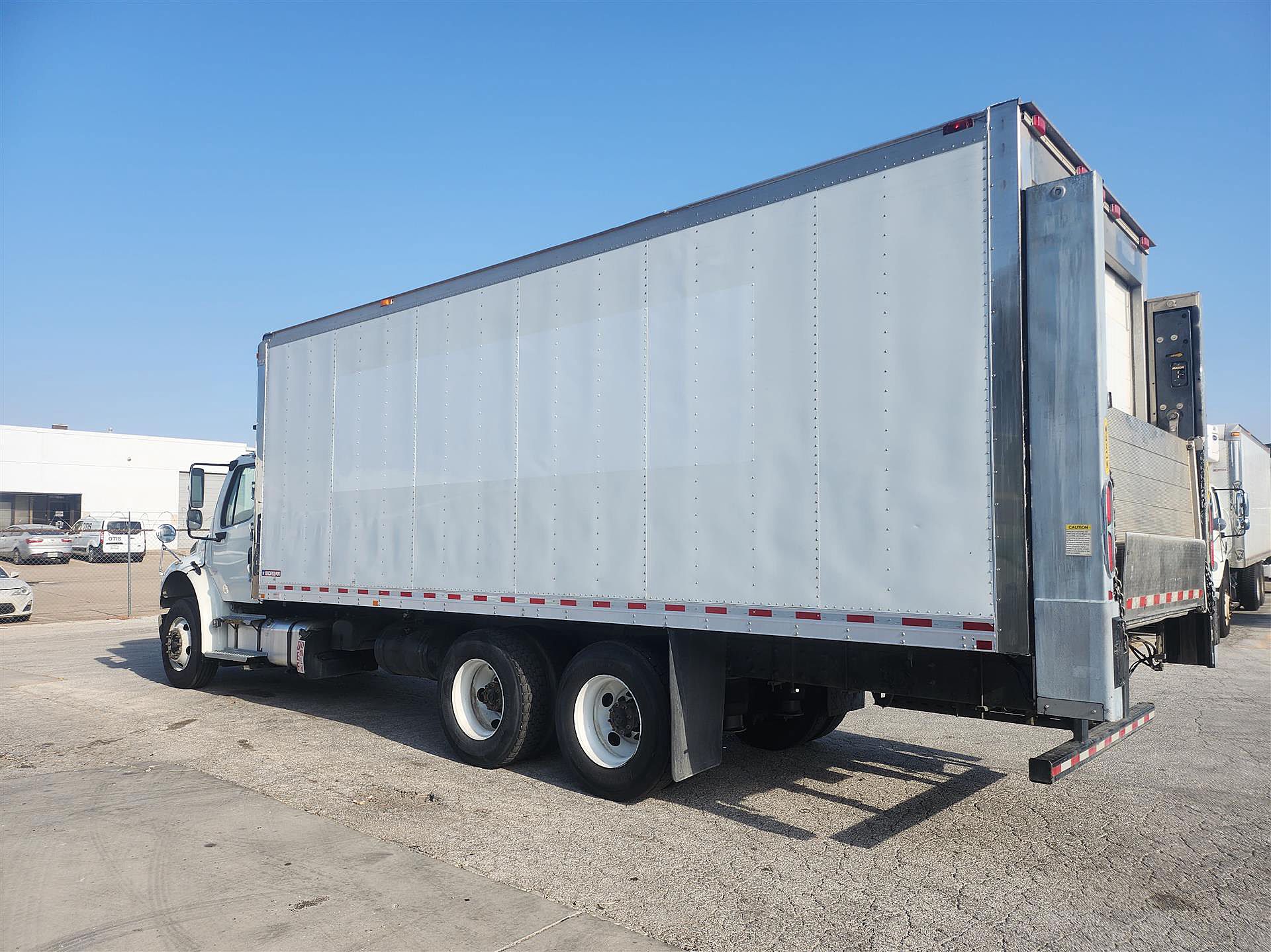 2017 Freightliner M2 106 For Sale | 24' Box | #666592
