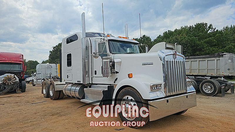 2016 Kenworth W900 For Sale | Sleeper Truck | #DKF125897