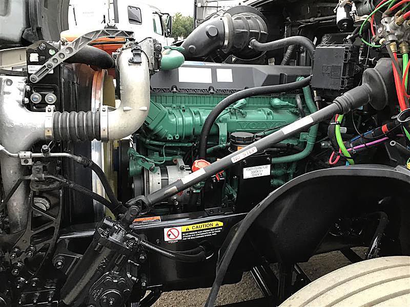 2020 Volvo VNL 760 (For Sale) | 70" Sleeper | #261482