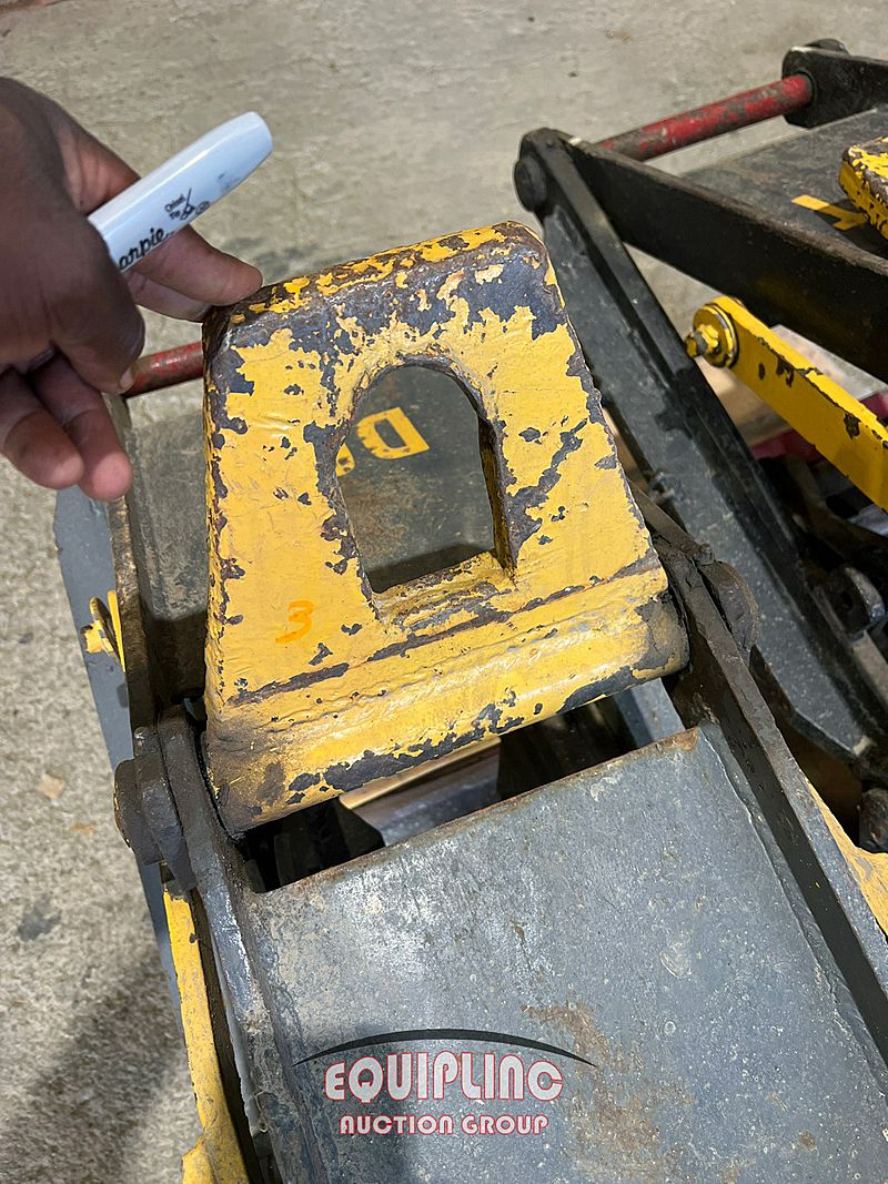 BARRIER HOLDER (For Sale) | Misc Equipment | #DOTHOLDER1