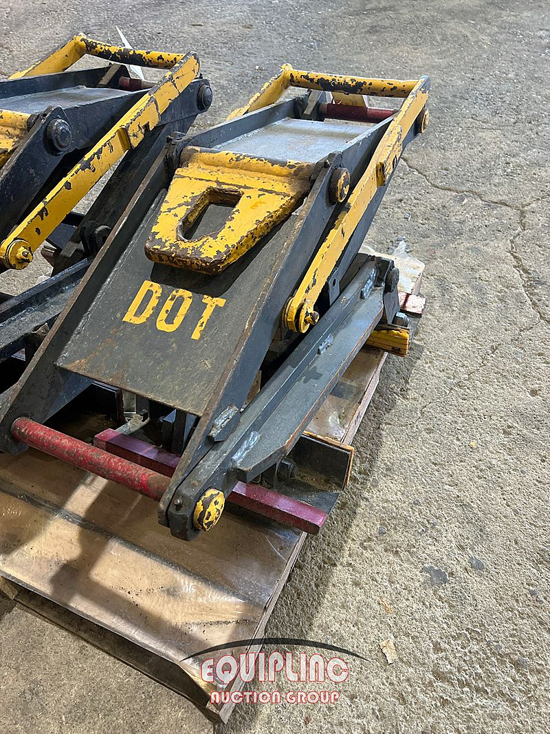 BARRIER HOLDER (For Sale) | Misc Equipment | #DOTHOLDER1