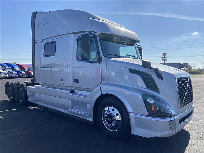 2017 Volvo VNL 730 For Sale | 77" Sleeper | #261556