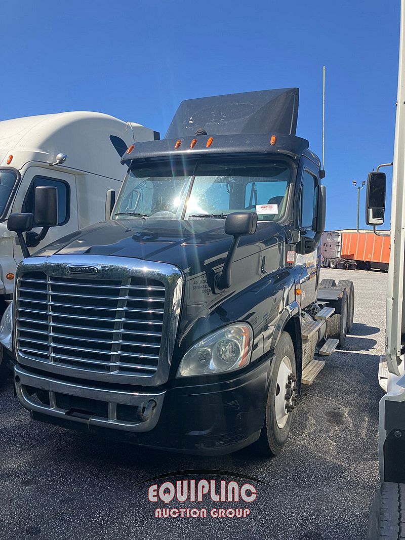 2015 Freightliner Cascadia (For Sale) | Day Cab | #DKFGP1881