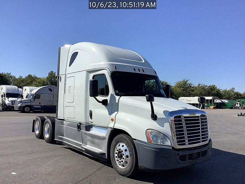 2017 Freightliner Cascadia (For Sale) | 72" Sleeper | #69629