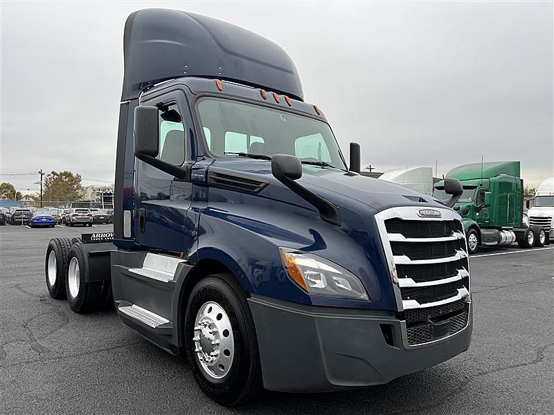2018 Freightliner Cascadia 116 For Sale | NON Sleeper | #261786