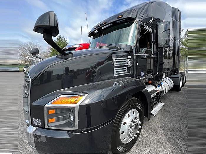 2019 Mack ANTHEM (For Sale) | 70" Sleeper | #261796
