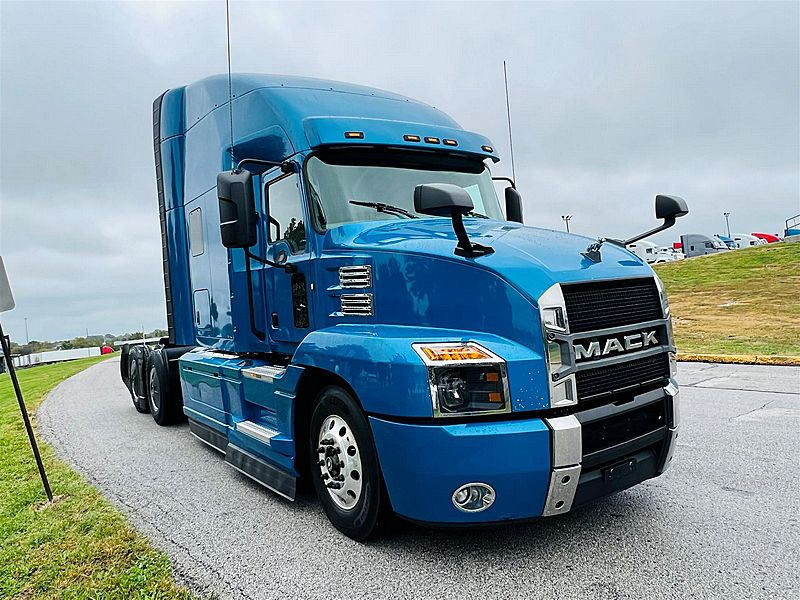 2019 Mack ANTHEM 64T (For Sale) | 70" Sleeper | #0558320
