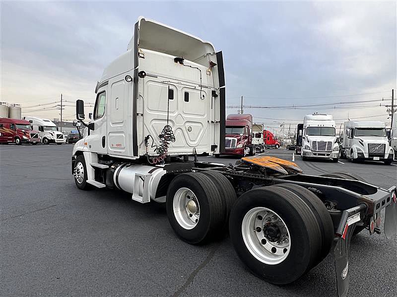 2014 Freightliner CASCADIA For Sale | 42" Sleeper | #261900